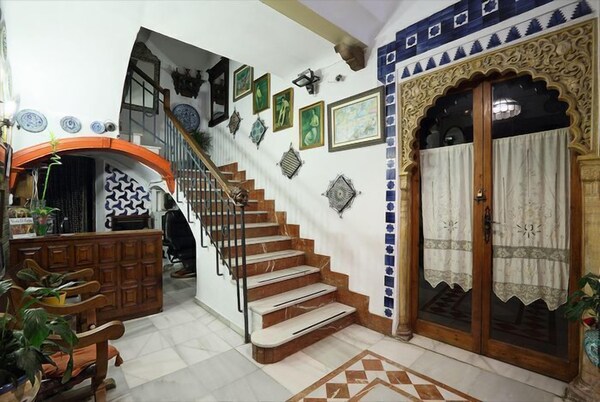 Pensión Landazuri - Granada, Spain