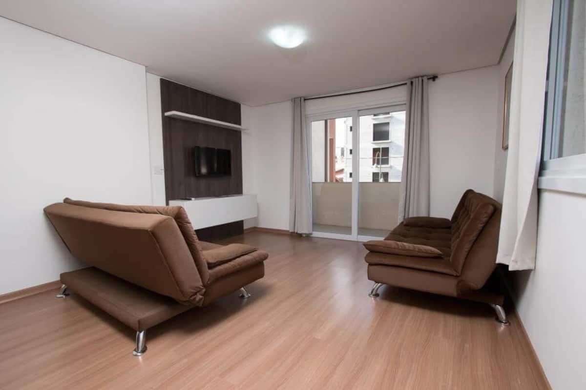 Apartamento, várias camas, não fumadores (202) | Sala de estar | Televisor LCD