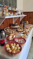 Pequeno-almoço tipo buffet diário incluído