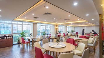 Pequenos-almoços, almoços, jantares servidos, cozinha chinesa