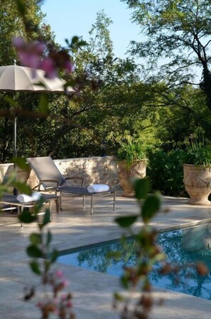 Piscina exterior sazonal