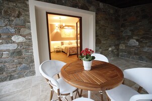Quarto quádruplo família, varanda, vista para o jardim | Terraço/pátio