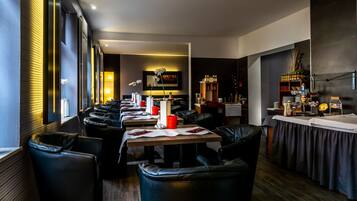 Pequeno-almoço tipo buffet diário incluído