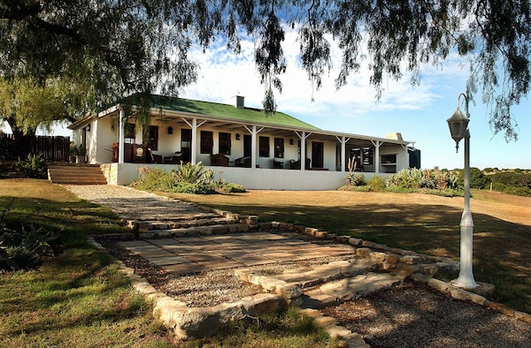 Leeuwenbosch Shearers Lodge - Western Cape
