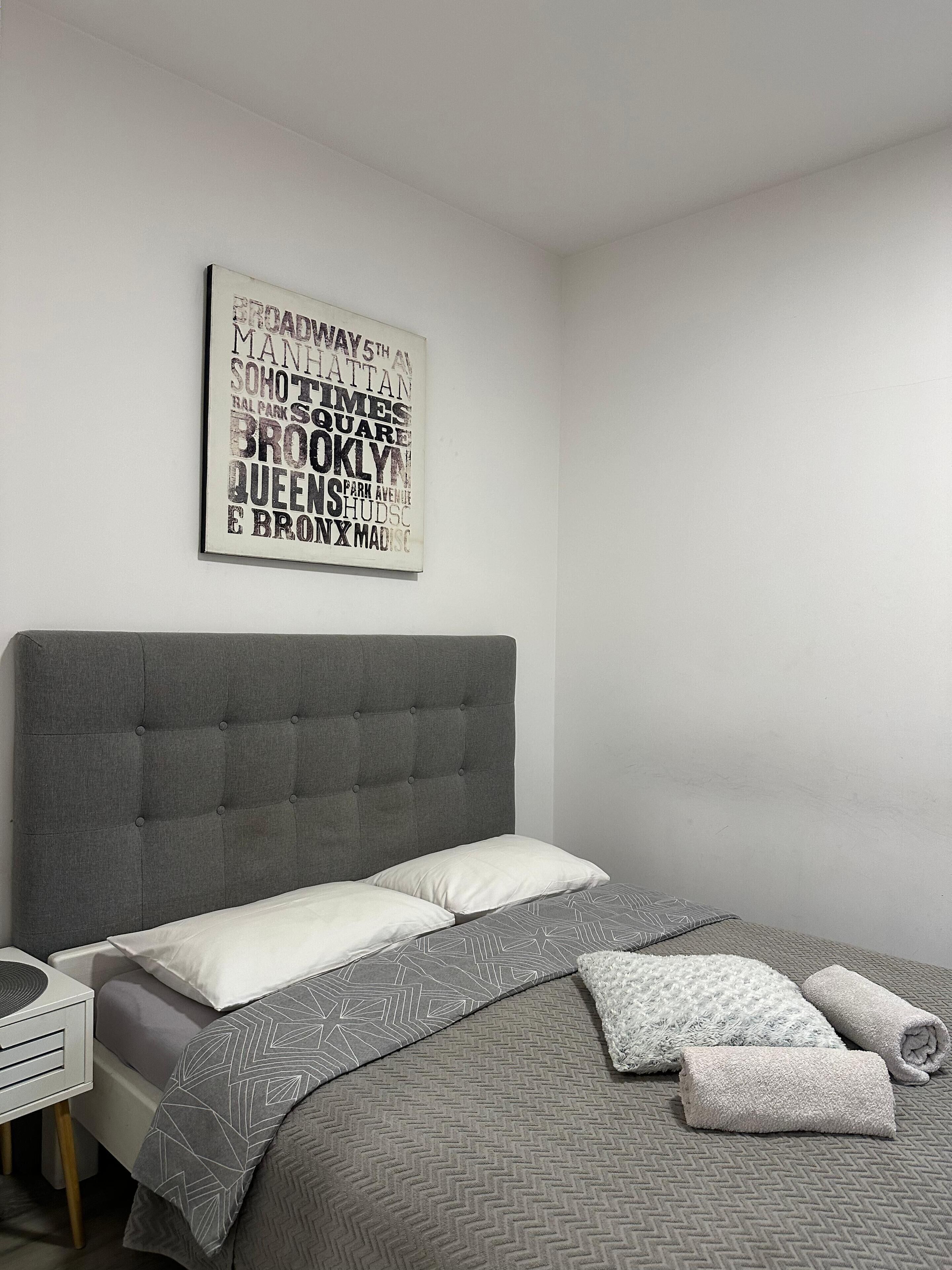 Quarto Clássico com Cama de Casal | Minibar, secretária, Wi-fi grátis 