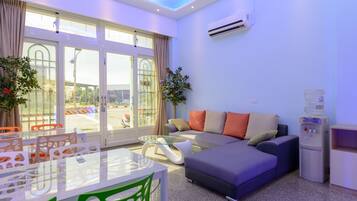 Área de estar no saguão