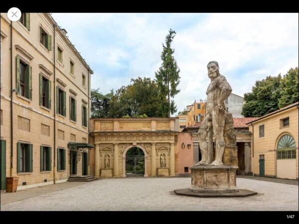 Palazzo Mantua Benavides Suites And Apartments = 曼图亚贝纳维德斯宫套房和公寓 - 巴都亞