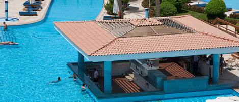Bar à beira da piscina