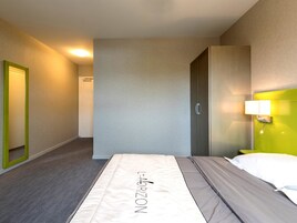 Quarto Duplo | Cofre no quarto, secretária, Wi-fi grátis
