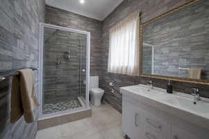 Double Room | Chuveiro