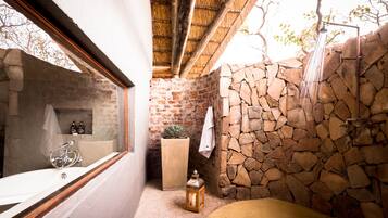 Barraca superluxo, 1 quarto (Luxury Safari Style Tent) | Comodidades do banheiro | Produtos de toalete grátis