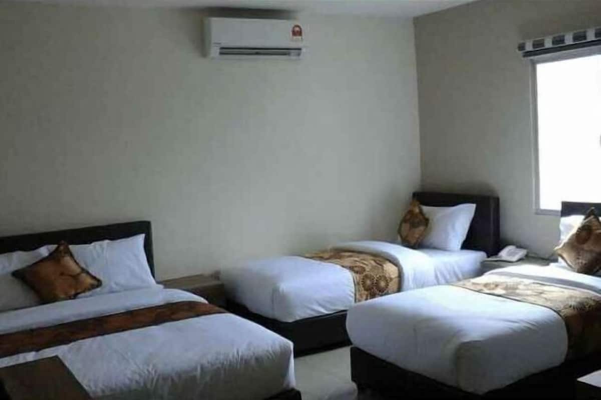 Secretária, ferro/tábua de engomar, Wi-fi grátis