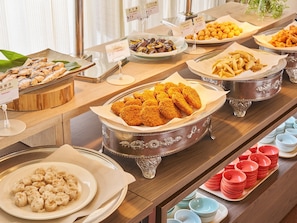 Pequeno-almoço continental diário mediante uma taxa