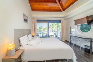 Quarto Superior, varanda | Cofre no quarto, ferro/tábua de engomar, Wi-fi grátis 