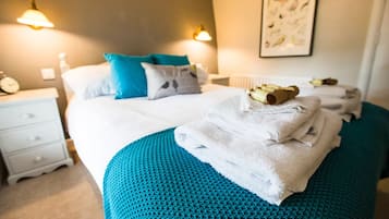 Quarto casal | Escrivaninha, ferros/tábuas de passar roupa, Wi-Fi de cortesia