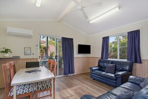 Standard 2 Bedroom Villa | Sala de estar