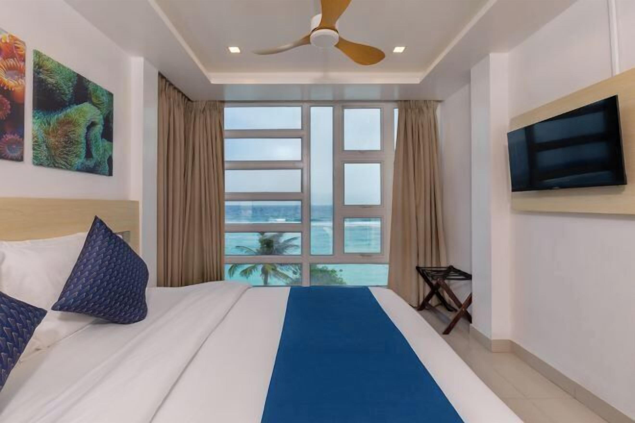 Cofres nos quartos, escrivaninha, camas extras/dobráveis (sobretaxa)