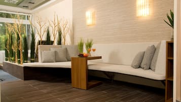 Tratamentos corporais, massagens de pedras quentes, massagens suecas