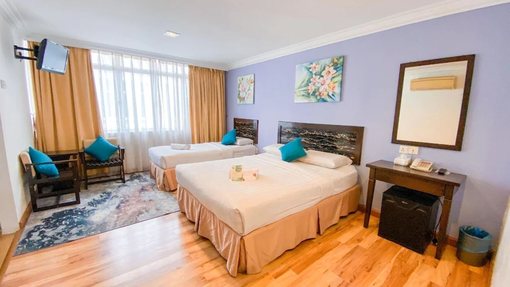 Quarto Quádruplo Executivo | Ferro/tábua de engomar, Wi-fi grátis, roupa de cama fornecida 