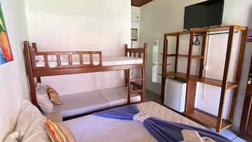Quarto casal ou duplo standard | Cortinas blackout, Wi-Fi de cortesia, roupa de cama