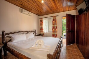 Quarto Familiar | 1 quarto, roupa de alta qualidade, edredões de penas 