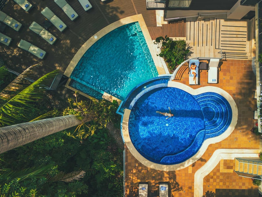 2 piscinas exteriores, espreguiçadeiras