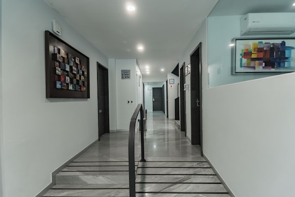 Televisor de ecrã plano de 40 polegadas com canais por cabo, televisor