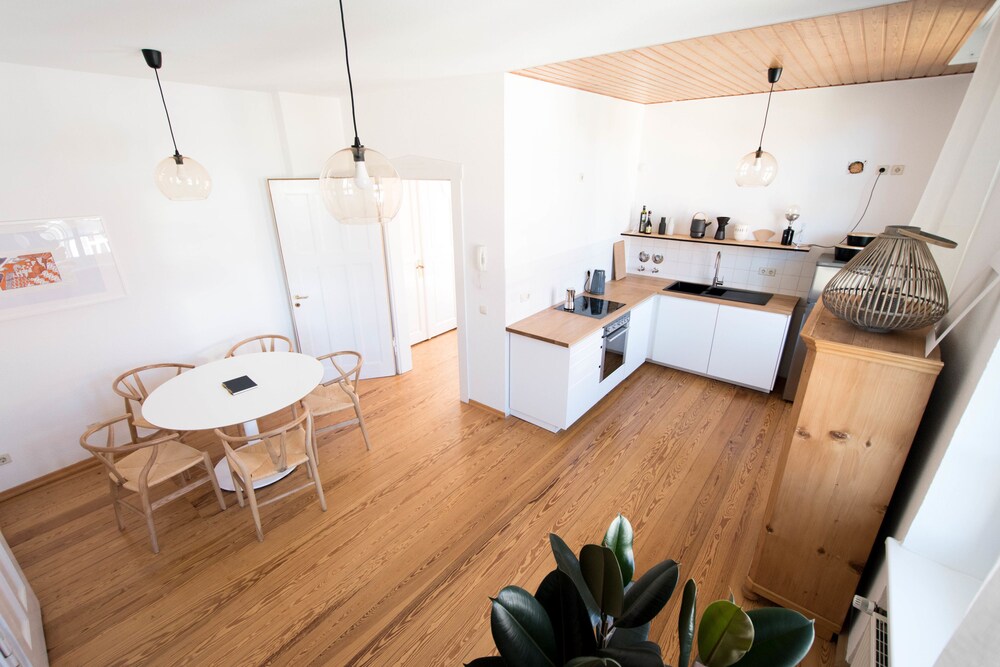 Modern Design Im Klassischen Altbau - Weimar