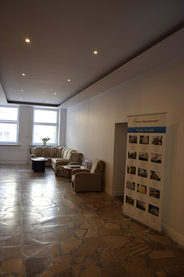 Área de estar no saguão