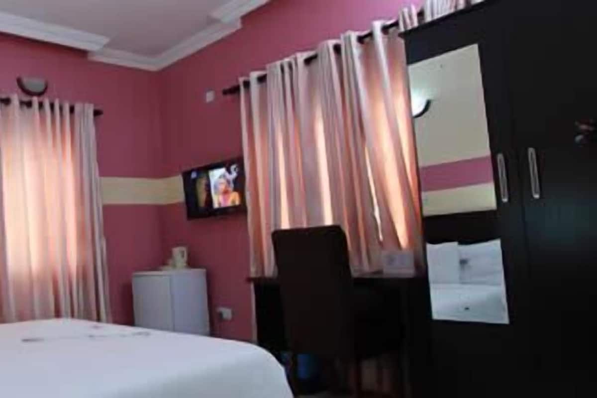 Quarto Familiar | Roupa de alta qualidade, cofre no quarto, secretária
