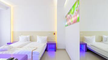 Quarto Duplo Deluxe, sauna | Roupa hipoalergénica, camas de colchão viscoelástico, cofre no quarto