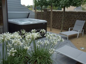 Banheira de hidromassagem exterior