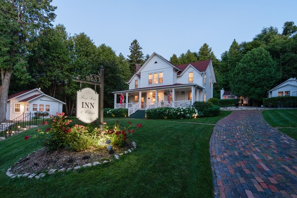 Thorp House Inn & Cottages - Egg Harbor, WI