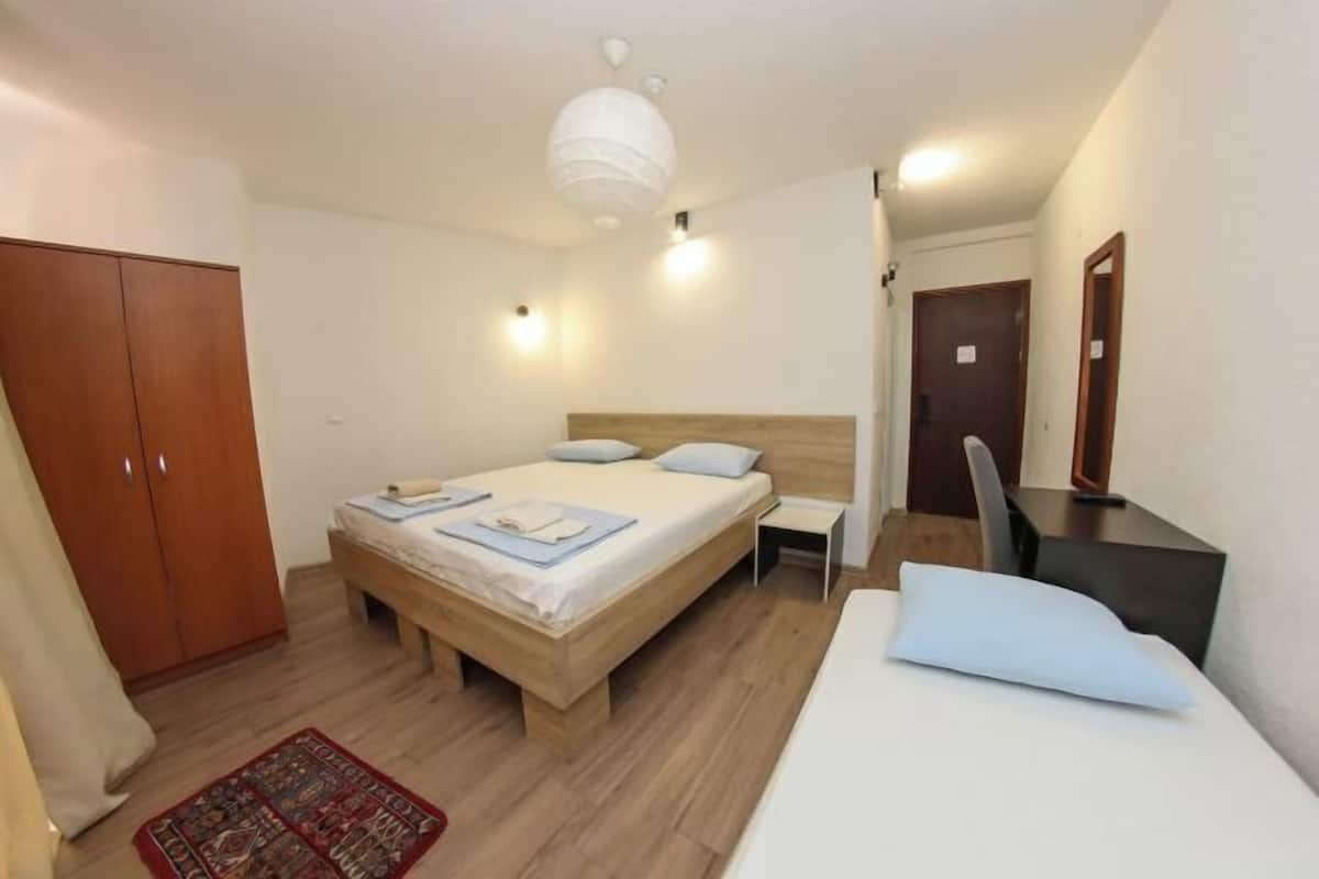 1 quarto, escrivaninha, quartos à prova de som