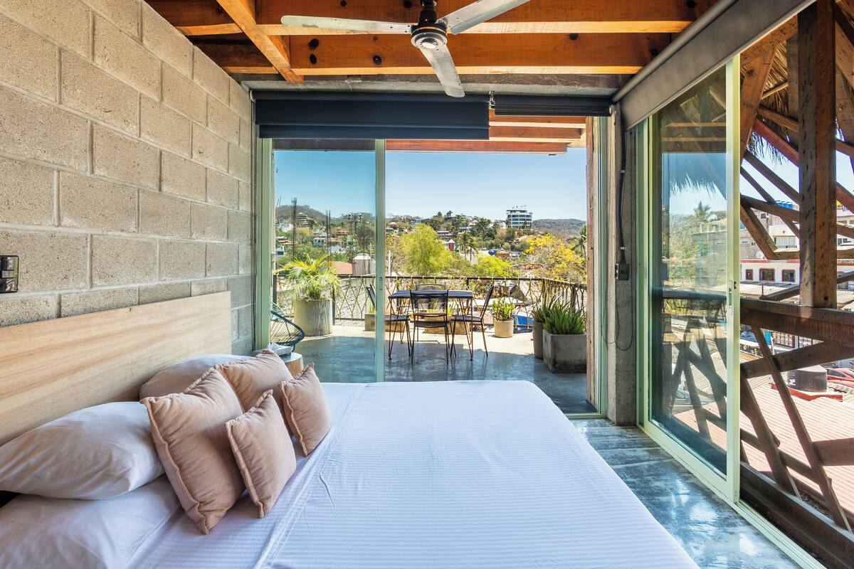 Loft 6 | Roupa de alta qualidade, cortinas/cortinados opacos, Wi-fi grátis 