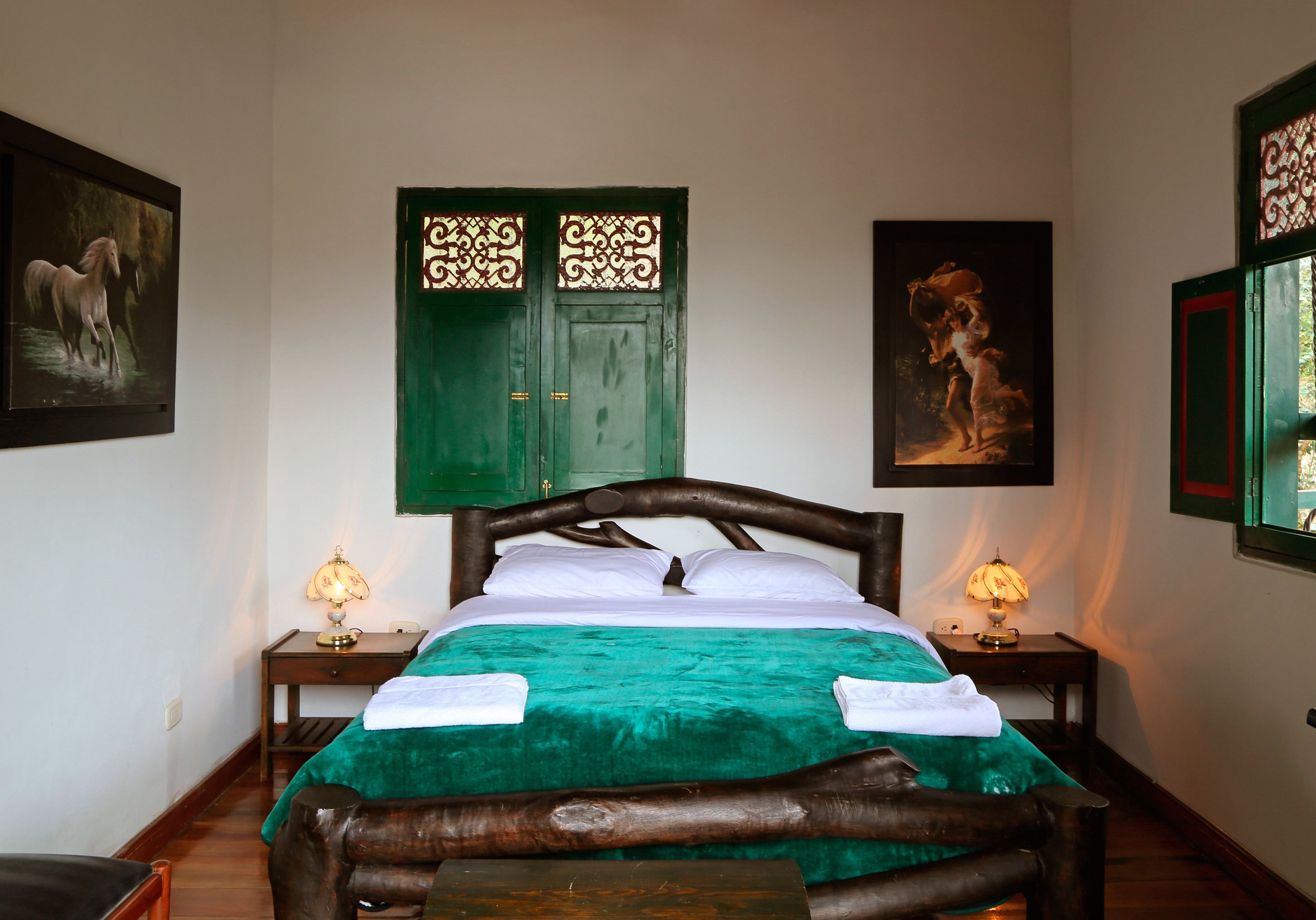 Quarto tradicional, 1 cama Queen, no piso térreo (Baño Externo Compartido) | Roupas de cama antialérgicas, individualmente decorados
