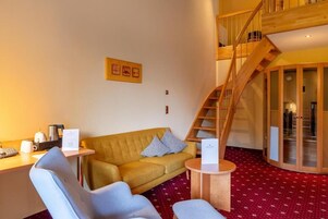 Suite Gallery, varanda, vista para a montanha | Sala de estar