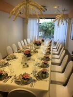 Almoços e jantares servidos 