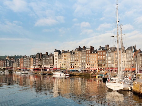 Diversos. ibis budget Honfleur Centre Ville