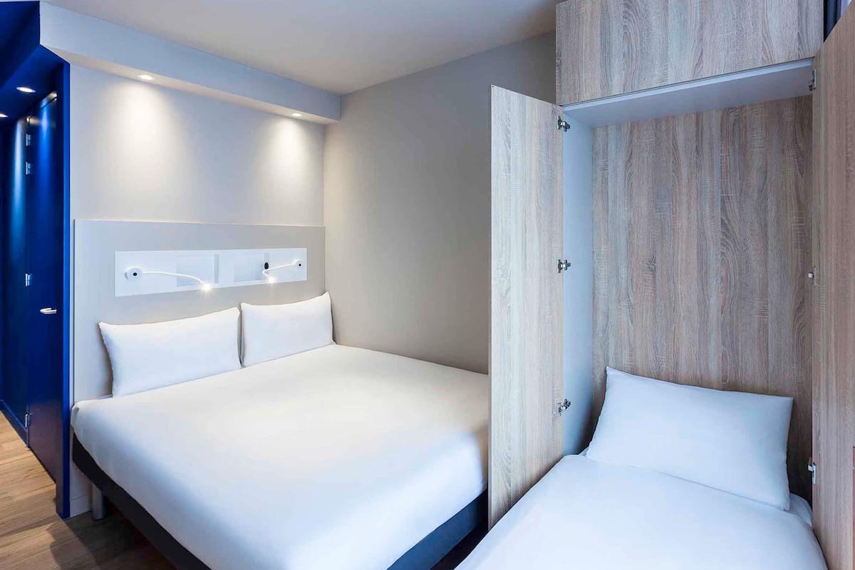 Roupas de cama antialérgicas, quartos à prova de som, berços grátis