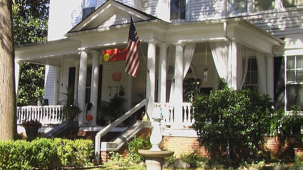 Inn Upon Moon River Plantation - South Carolina