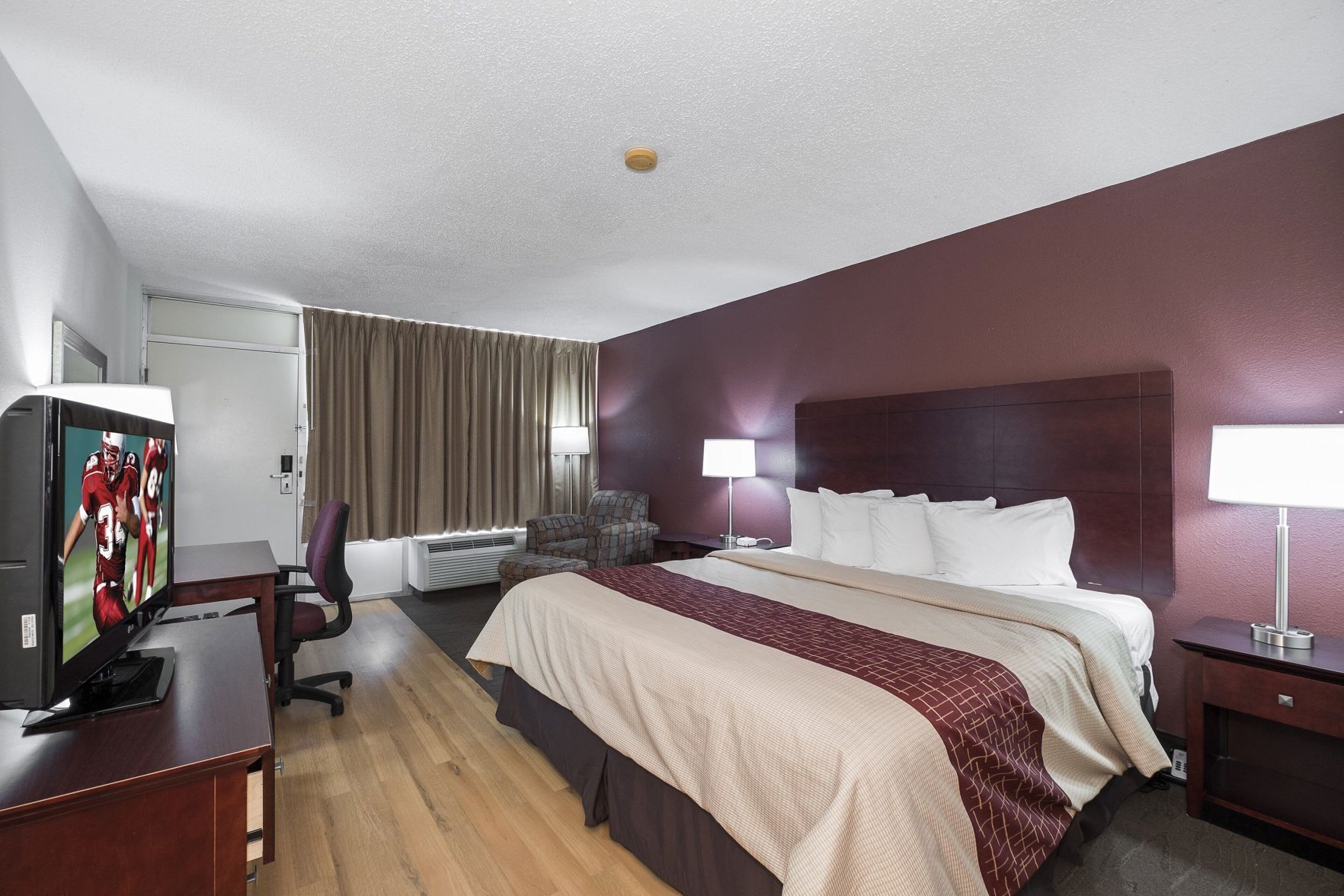 Secretária, ferro/tábua de engomar, Wi-fi grátis 