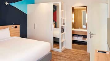 1 quarto, cofre no quarto, secretária, cortinas/cortinados opacos