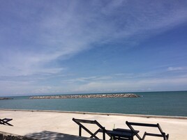 Na praia, massagens na praia