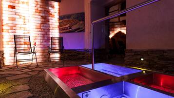 Sala(s) para tratamentos a casais, sauna, banheira de hidromassagem