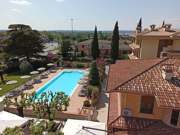 ホテル ガーデニア - シルミオーネ