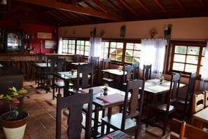 Café da manhã com buffet grátis