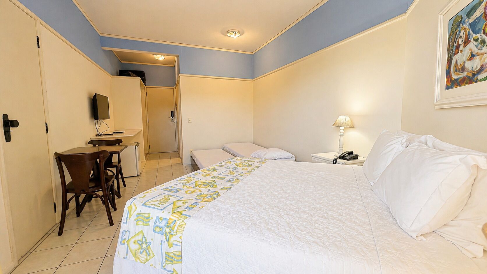 Quarto Deluxe | Cofre no quarto, secretária, cortinas/cortinados opacos 