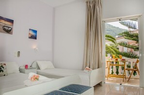 Cofre no quarto, ferro/tábua de engomar, roupa de cama fornecida 