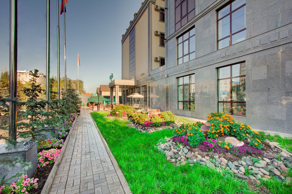 Garden Hotel - Biskek